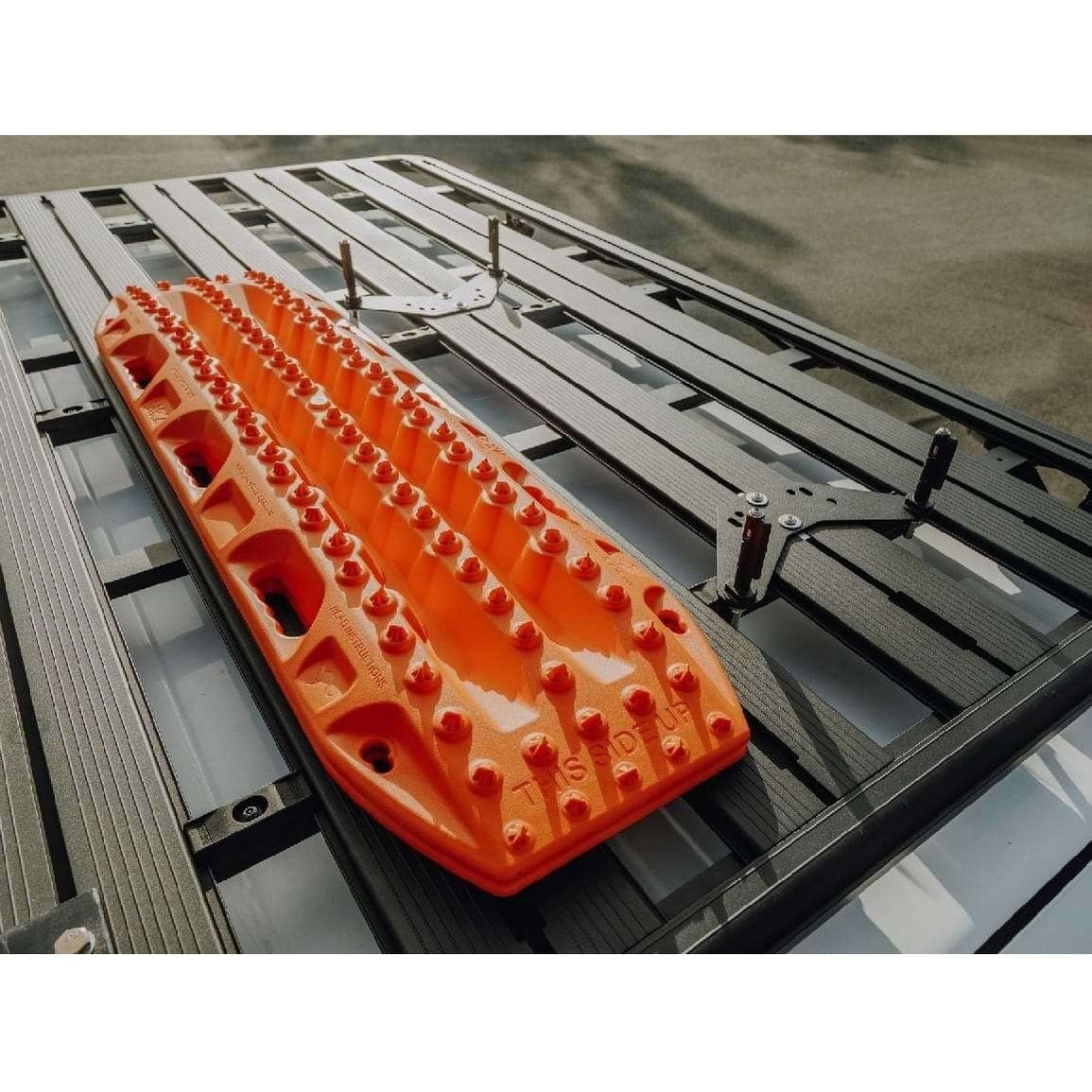 Flush Flat Maxtrax Mounts Rhino-Rack — AMD Touring